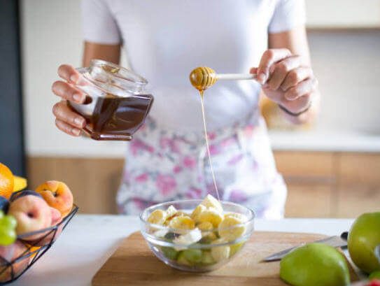 Eating Honey The Right Way - Honey Land®